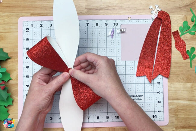 How To Make A Paper Christmas Wreath - Special Heart Studio