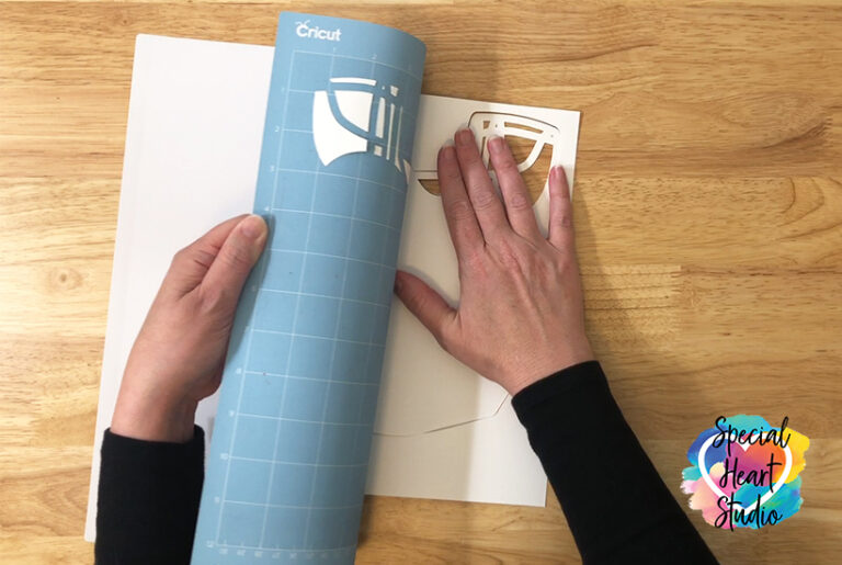 HOW TO CUT AND ASSEMBLE A LAYERED FOOTBALL HELMET - Special Heart Studio